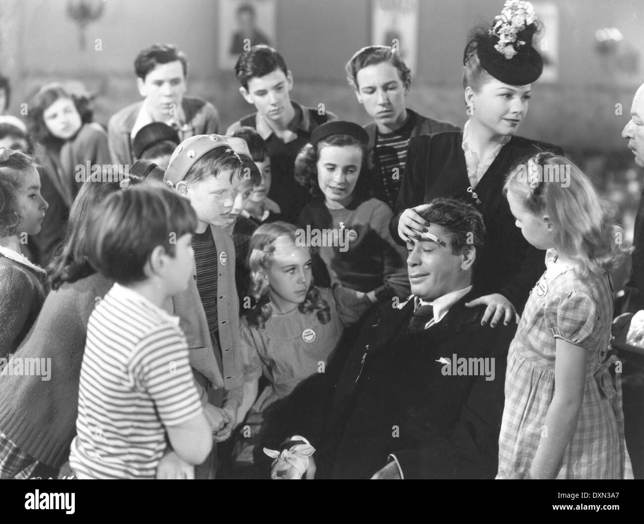 Shoulder angel hi-res stock photography and images - Alamy