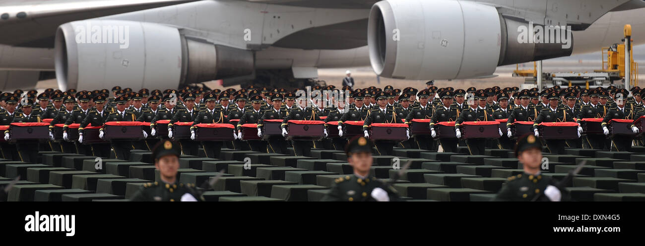 Shenyang, China. 28th Mar, 2014. Soldiers of the Chinese People's ...