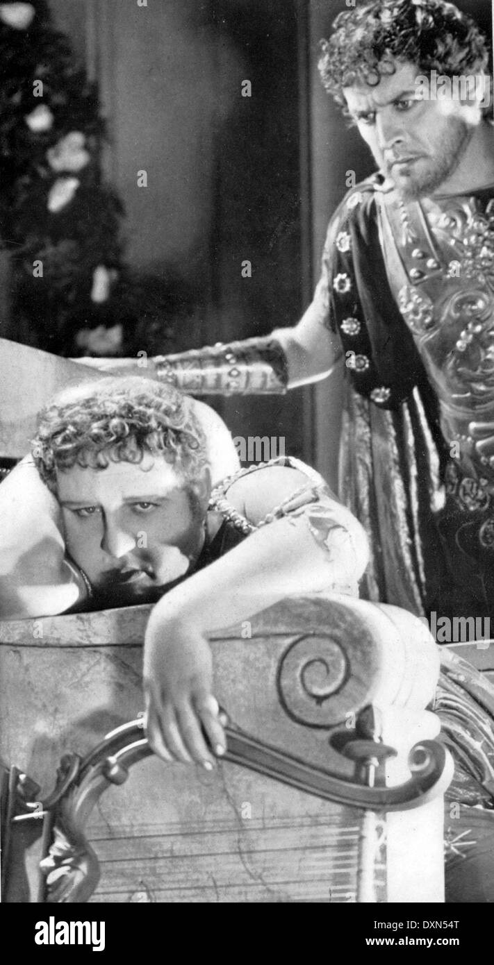 Charles laughton sign cross hi-res stock photography and images - Alamy