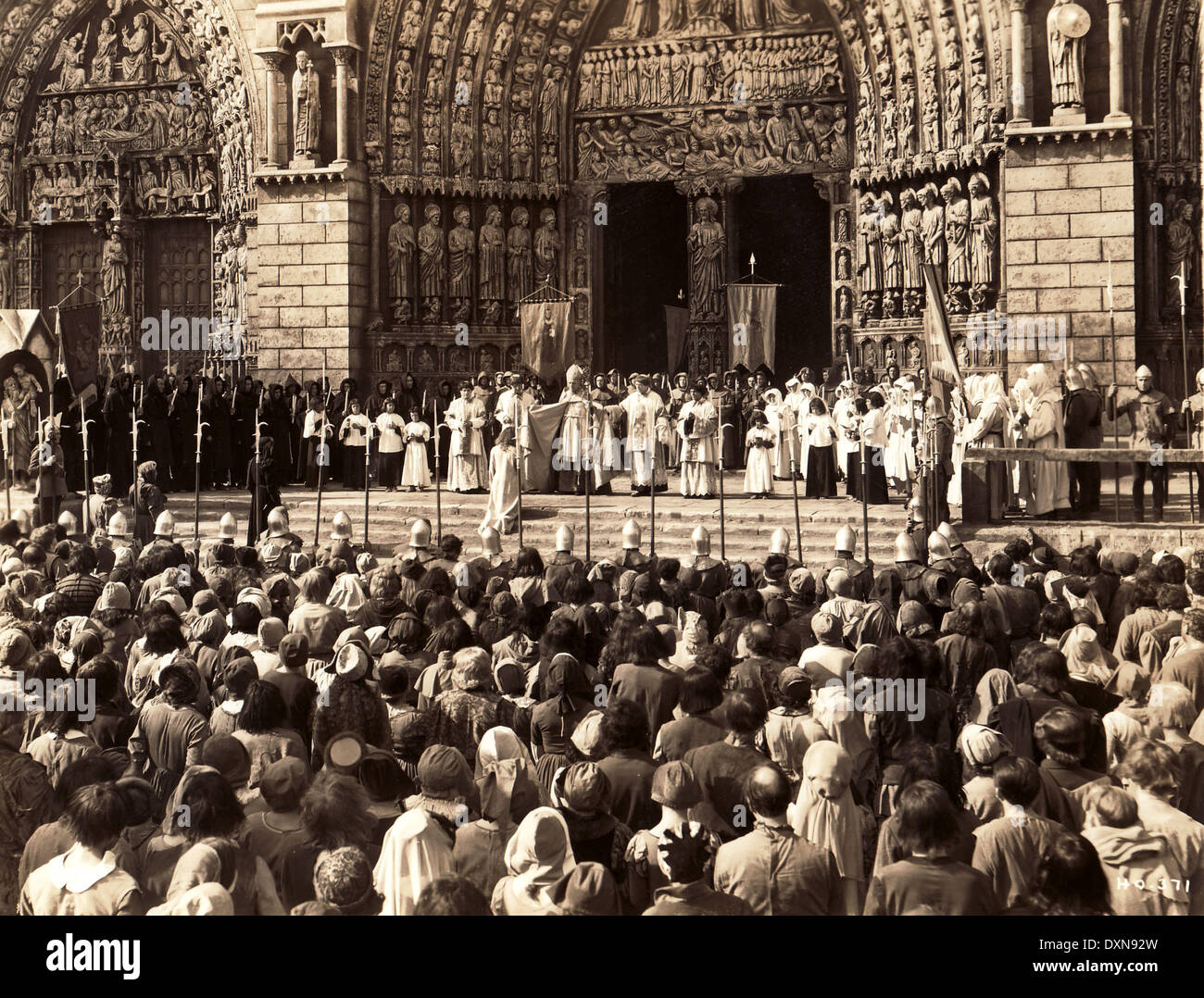 Hunchback of notre dame 1939 hi-res stock photography and images - Alamy