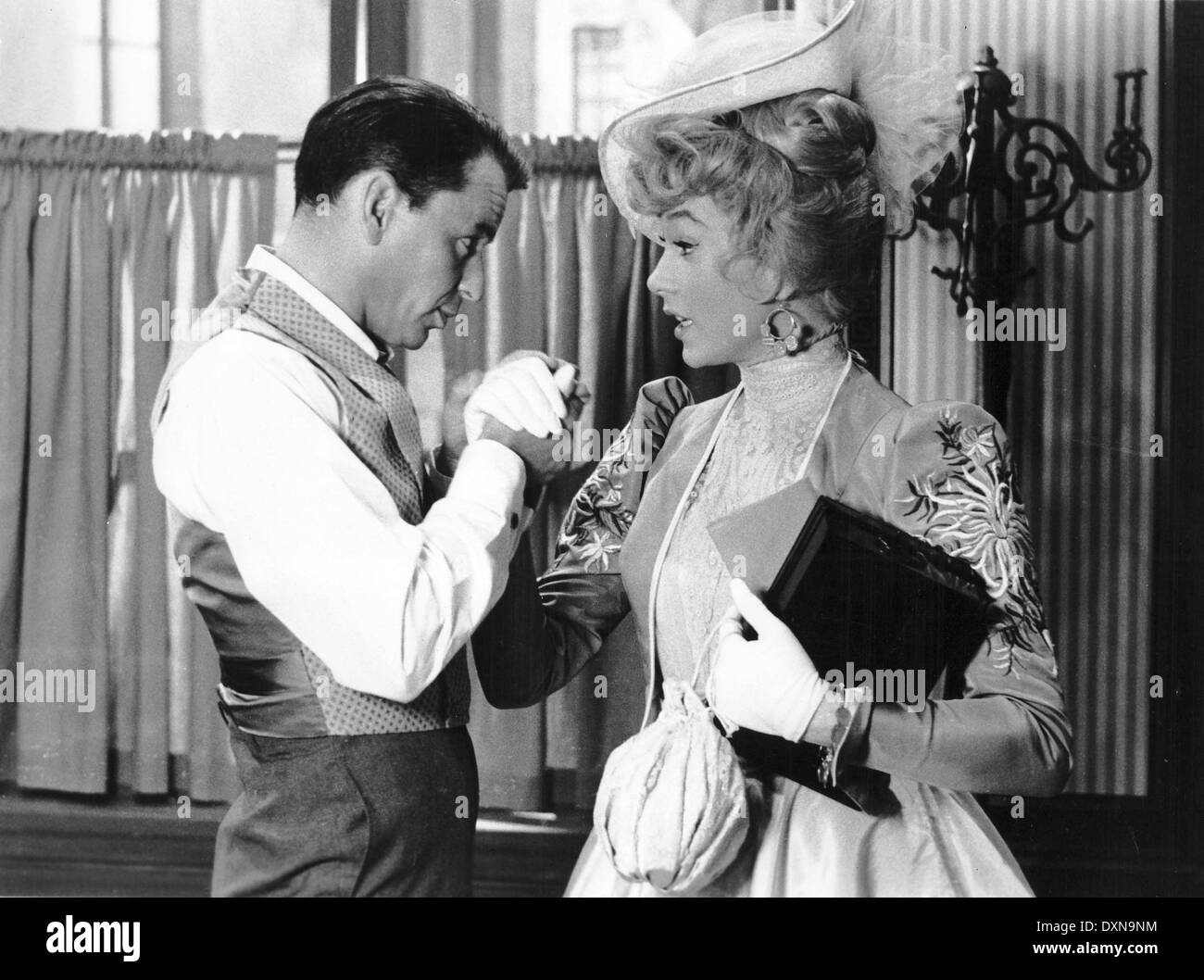 Can can 1960 frank sinatra hi-res stock photography and images - Alamy