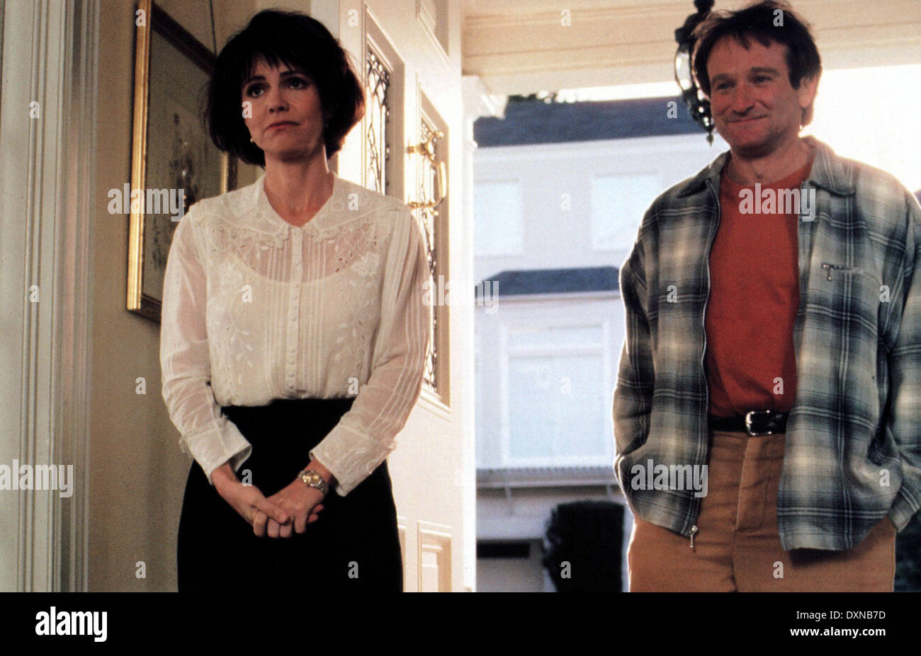 Sally field mrs doubtfire 1993 hi-res stock photography and images - Alamy