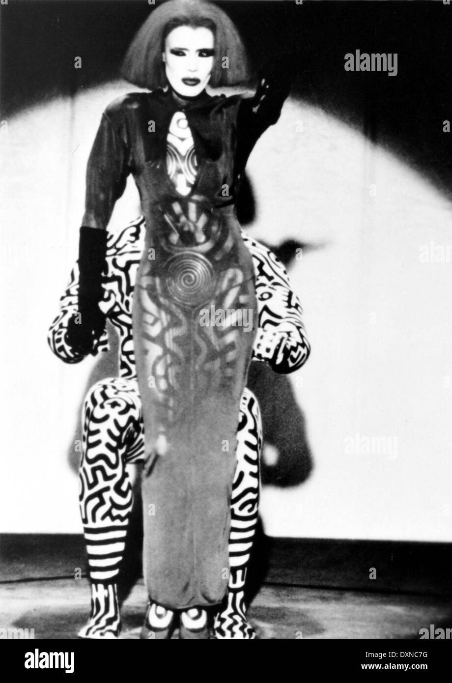 Grace jones vamp 1986 Black and White Stock Photos & Images - Alamy