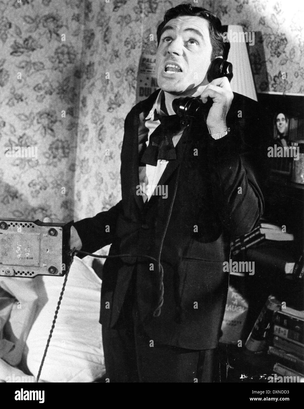 THE SMALL WORLD OF SAMMY LEE Stock Photo - Alamy