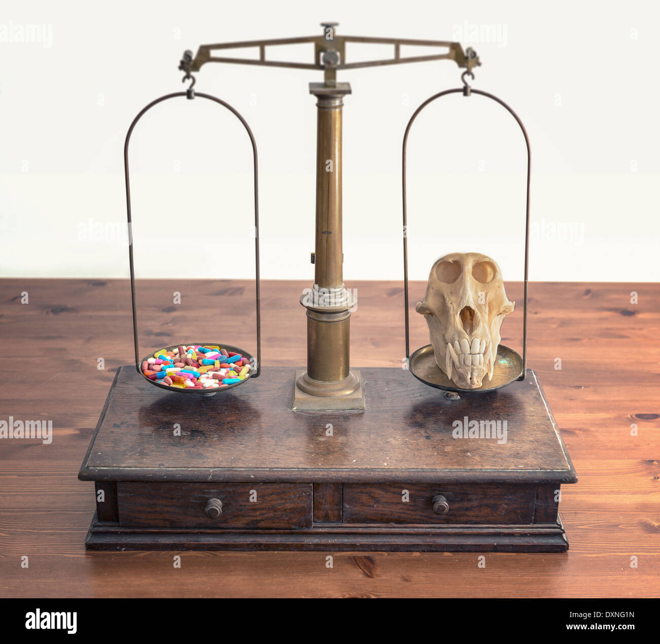 Old scales hi-res stock photography and images - Alamy