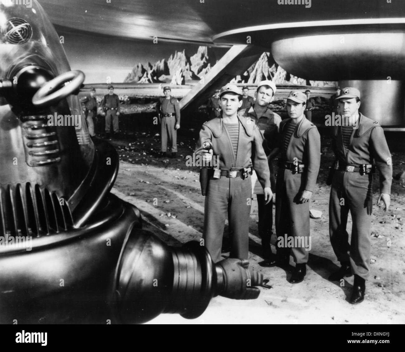 Robby robot warren stevens earl Black and White Stock Photos & Images ...