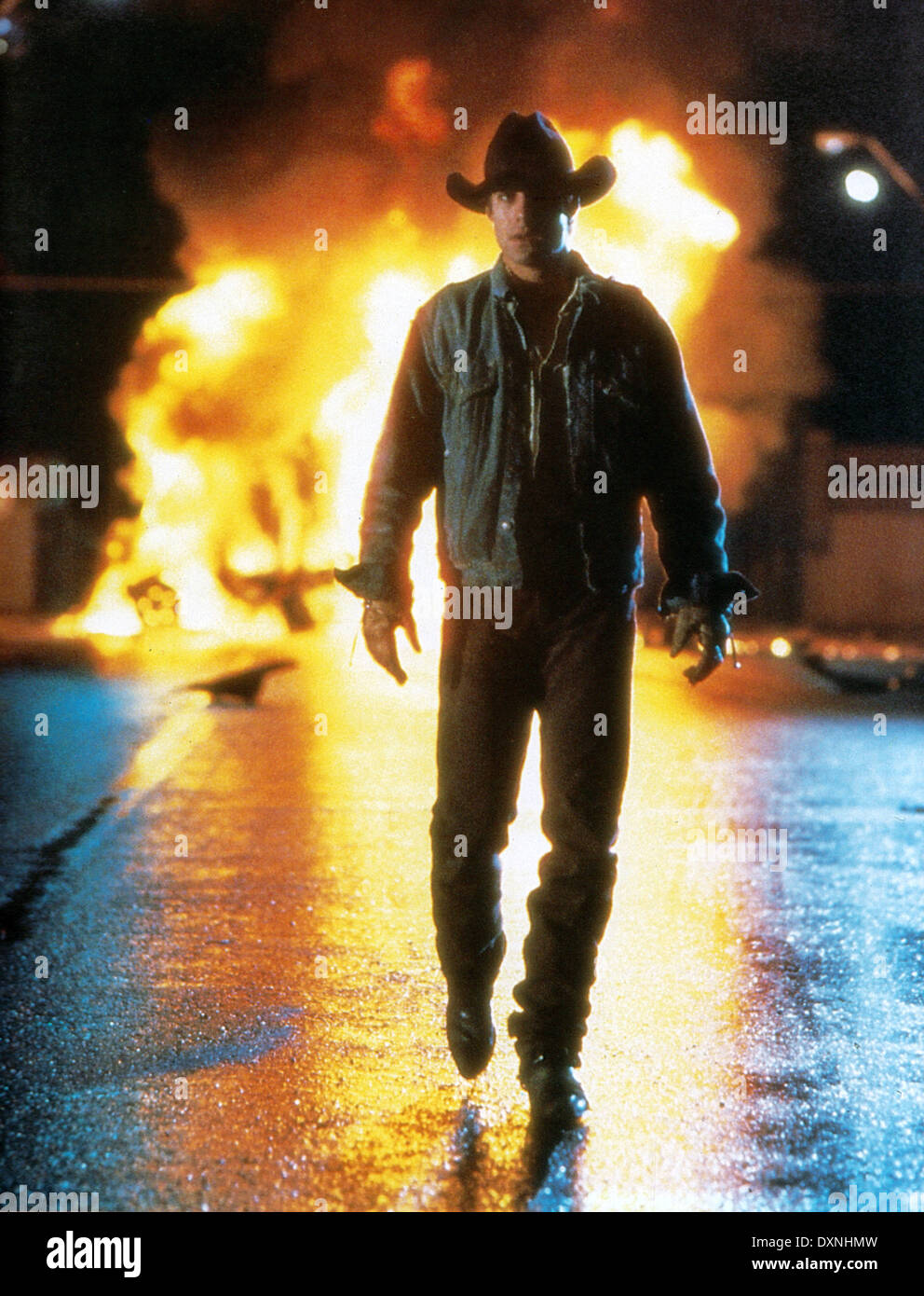 Near dark 1987 hi-res stock photography and images - Alamy
