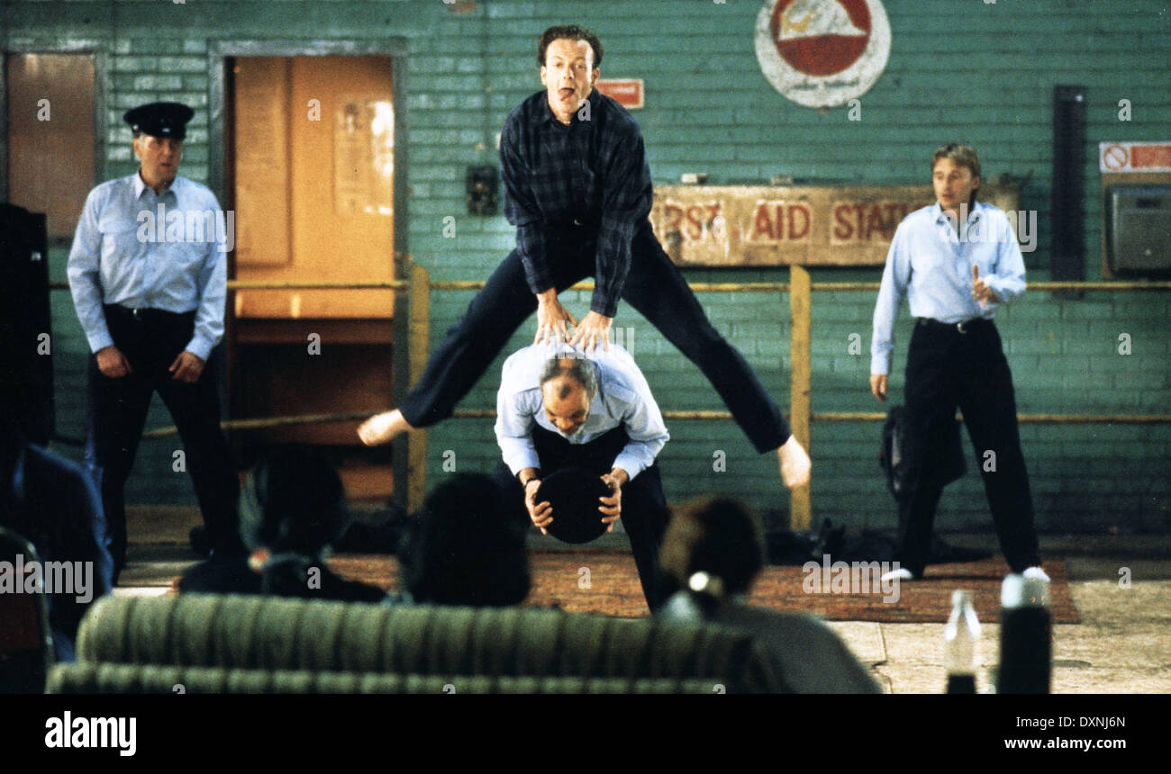 Robert carlyle full monty film still hi-res stock photography and ...