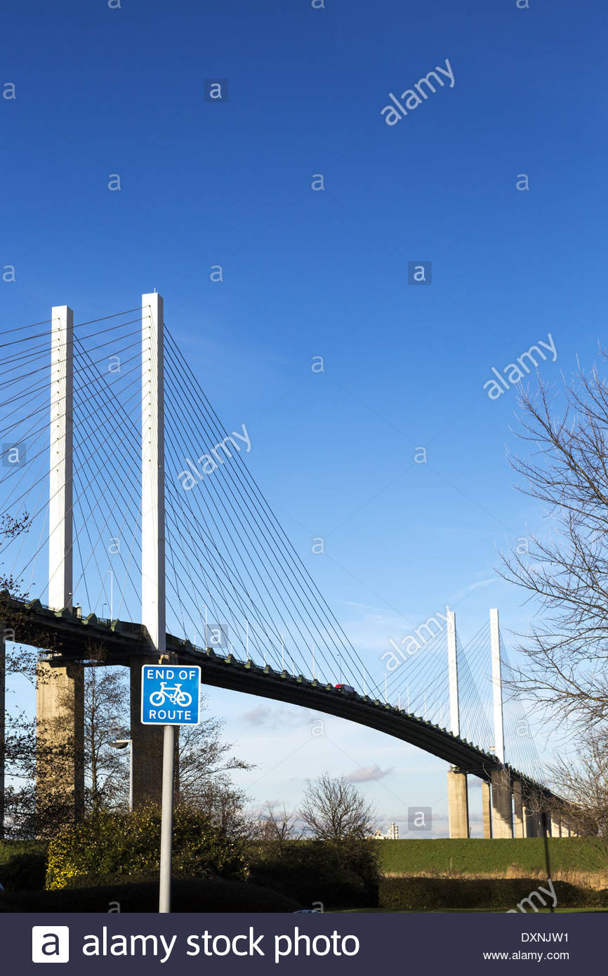 Queen Elizabeth Ii Bridge Uk High Resolution Stock Photography and ...