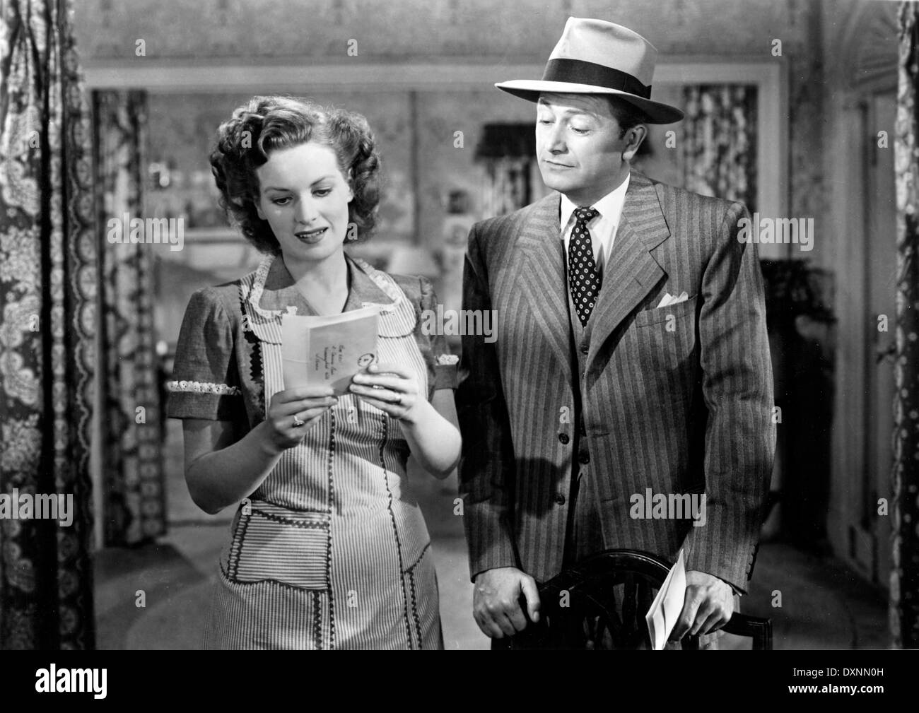 Sitting pretty 1948 hi-res stock photography and images - Alamy