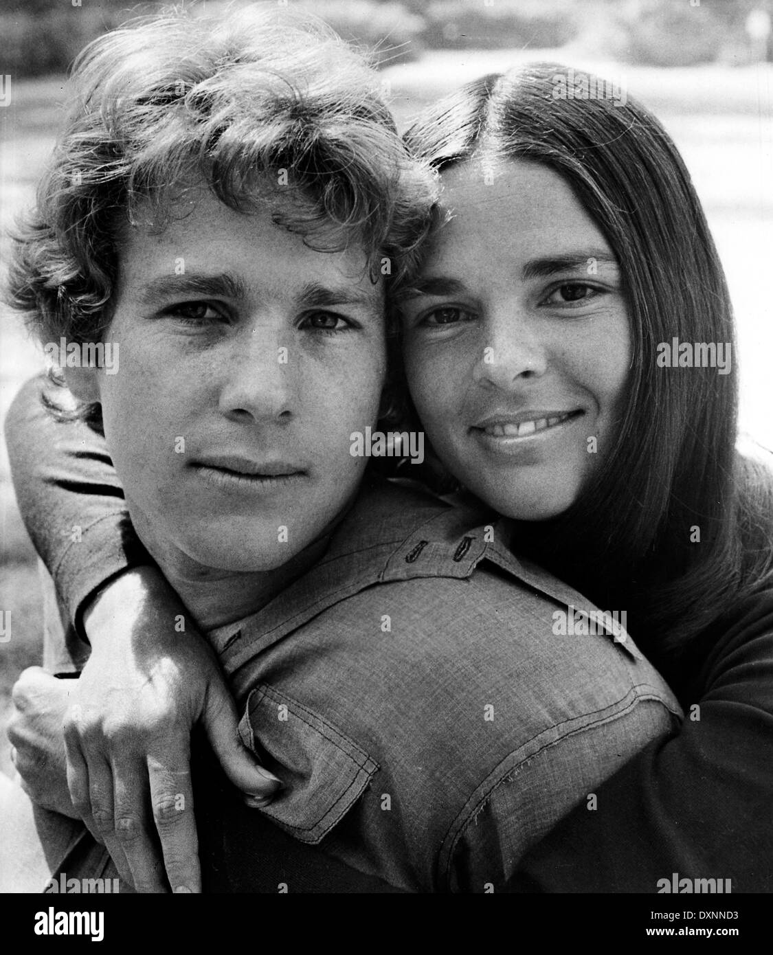 Ali mcgraw 1970 hi-res stock photography and images - Alamy