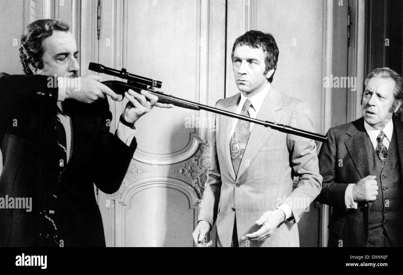 LE CHARME DISCRET DE LA BOURGEOISIE Stock Photo - Alamy