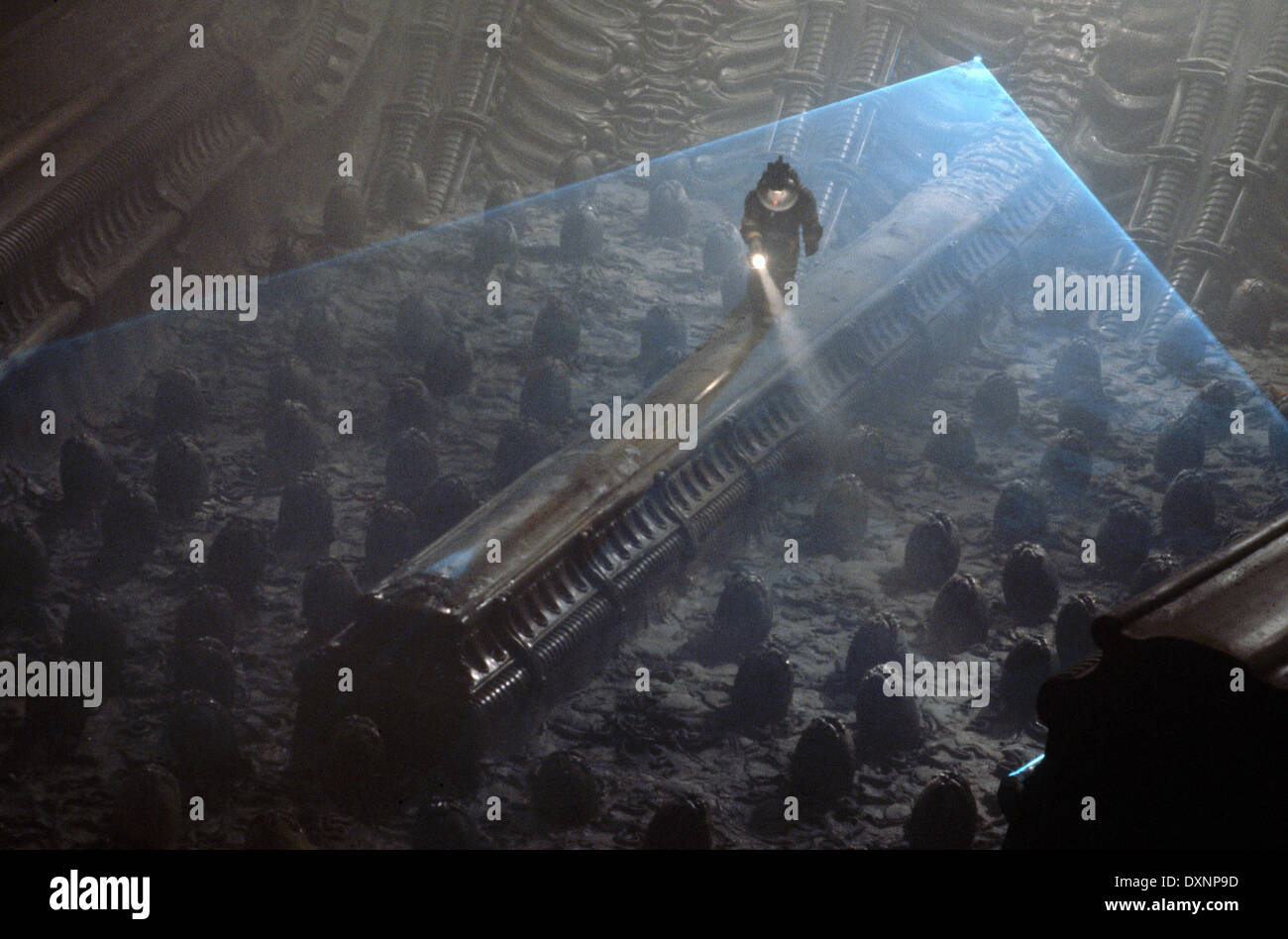 John hurt alien hi-res stock photography and images - Alamy