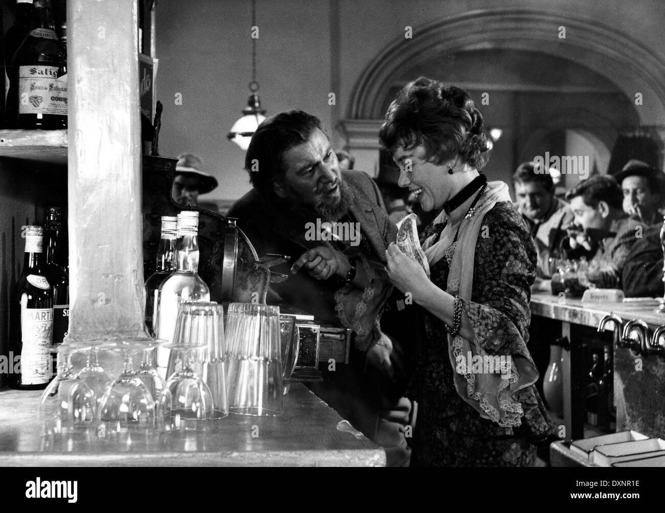 Peter ustinov the sundowners 1960 hi-res stock photography and images ...