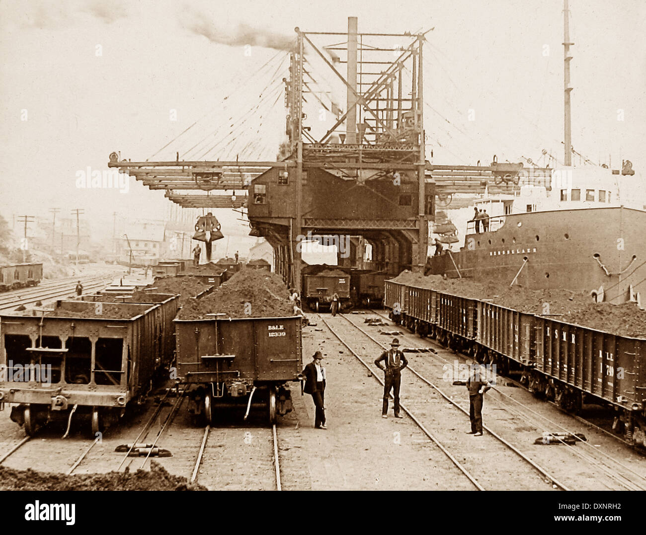 Ore docks Conneaut Ohio USA early 1900s Stock Photo - Alamy