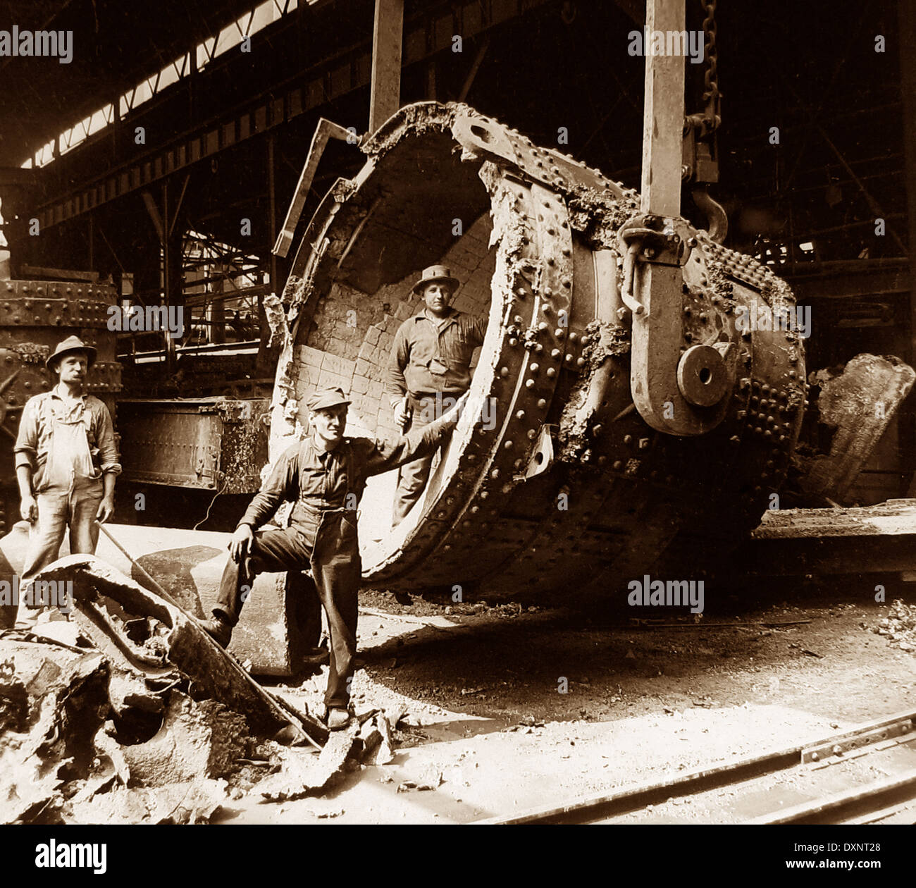 Steel factory 1900s hi-res stock photography and images - Alamy