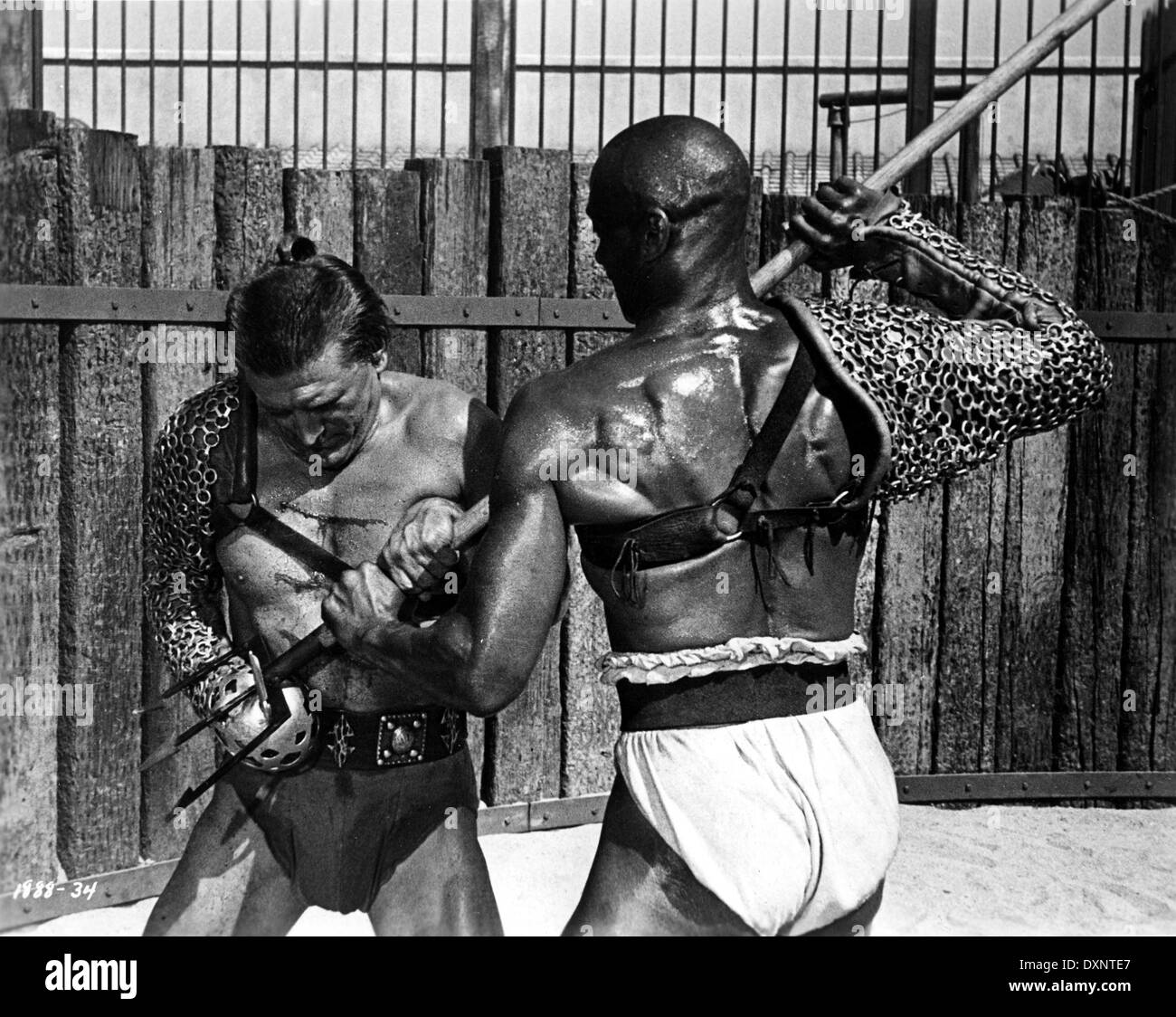 Kirk douglas, spartacus, 1960 Black and White Stock Photos & Images - Alamy
