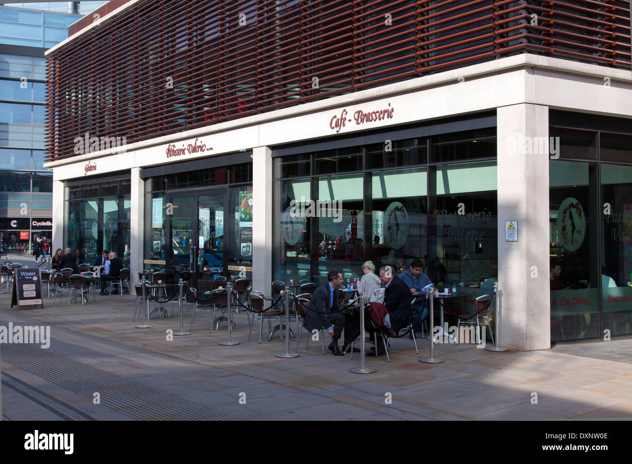 Relaxing outside cafe hi-res stock photography and images - Alamy
