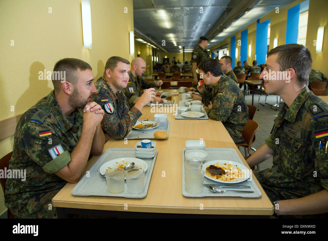 German army soldiers in barracks hi-res stock photography and images ...