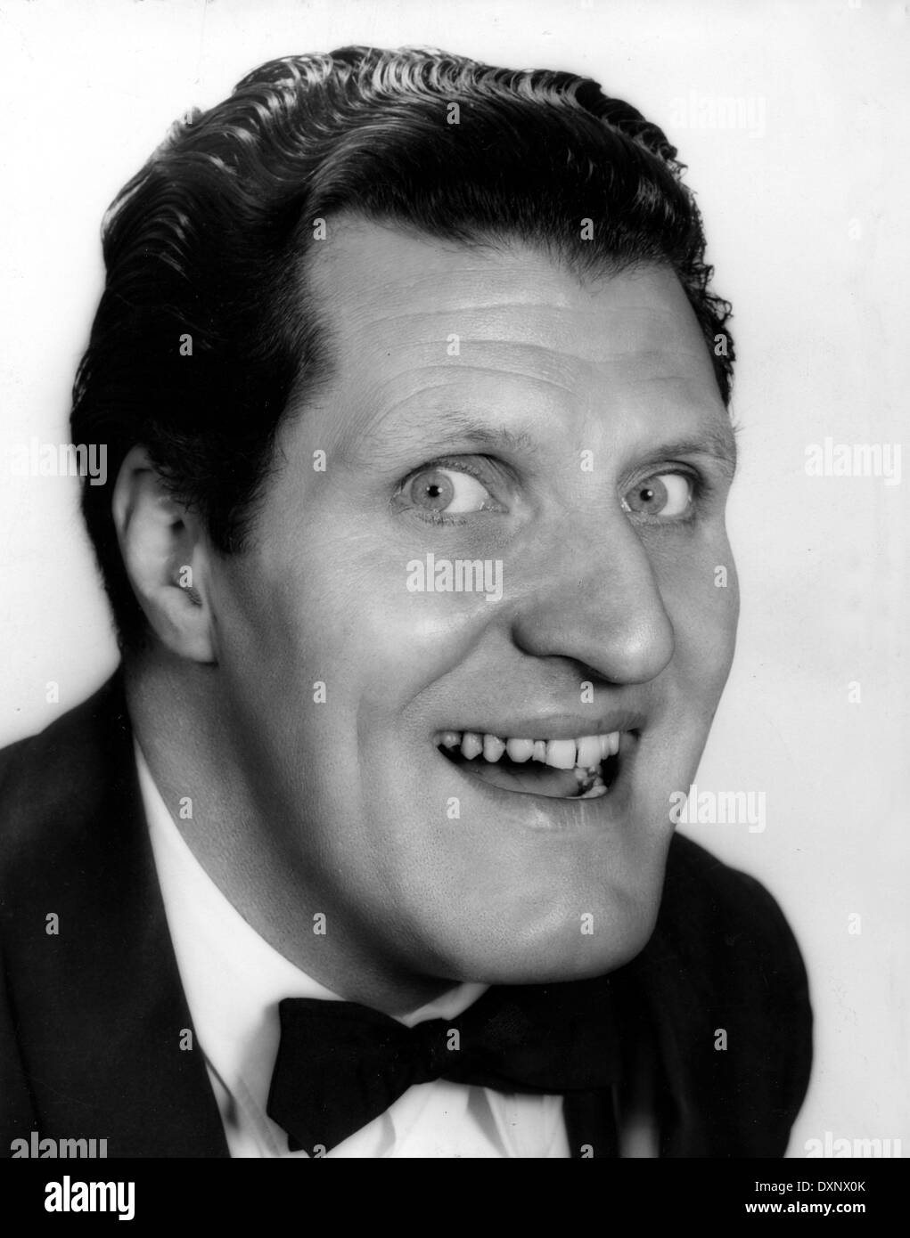 Tommy cooper british comedian hi-res stock photography and images - Alamy