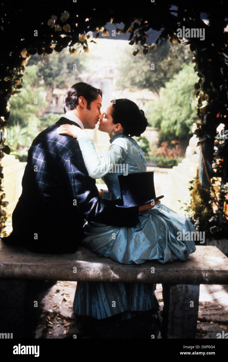 Winona ryder dracula hi-res stock photography and images - Alamy