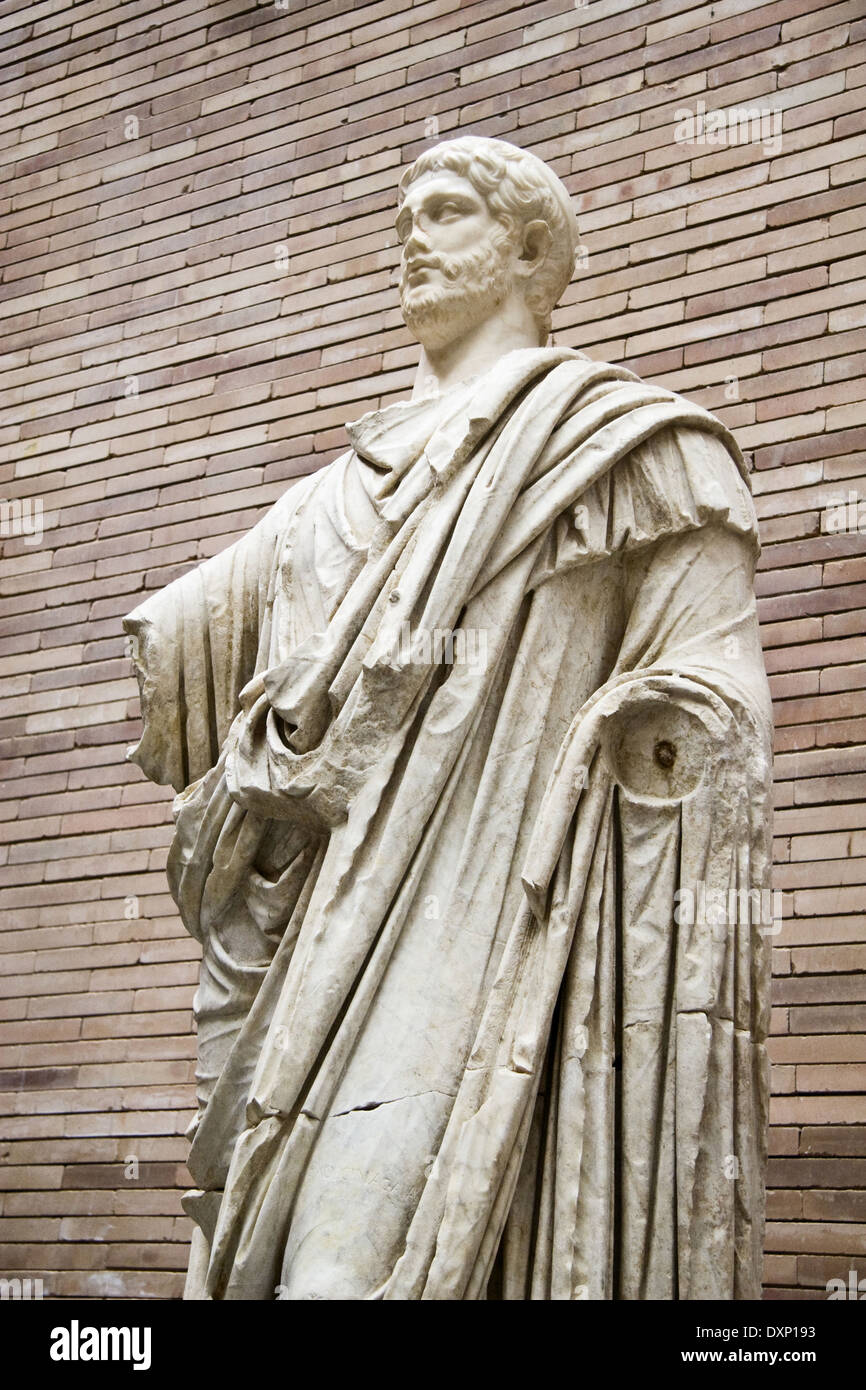 Camino sculpture hi-res stock photography and images - Alamy