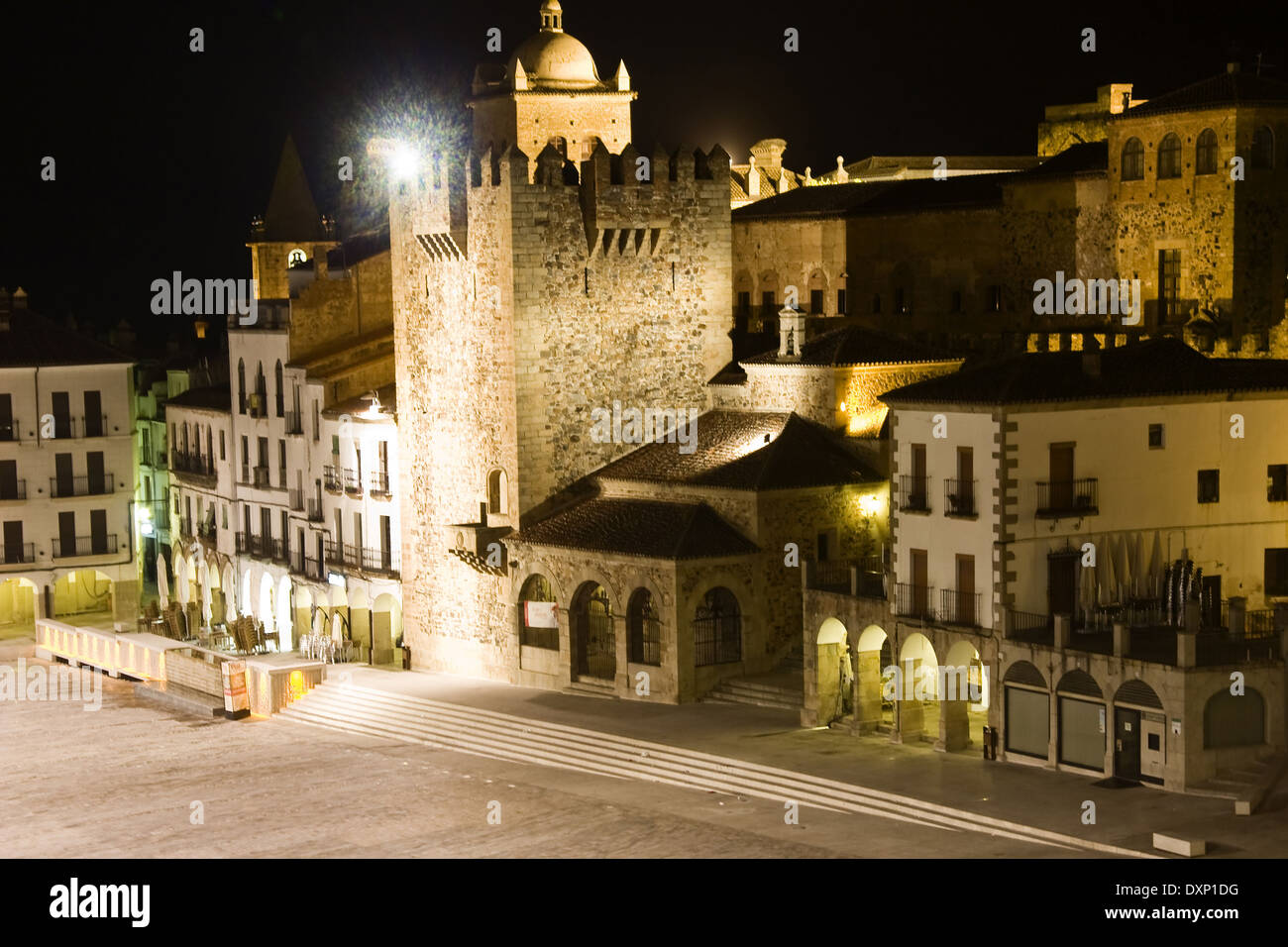 Night old town square hi-res stock photography and images - Alamy