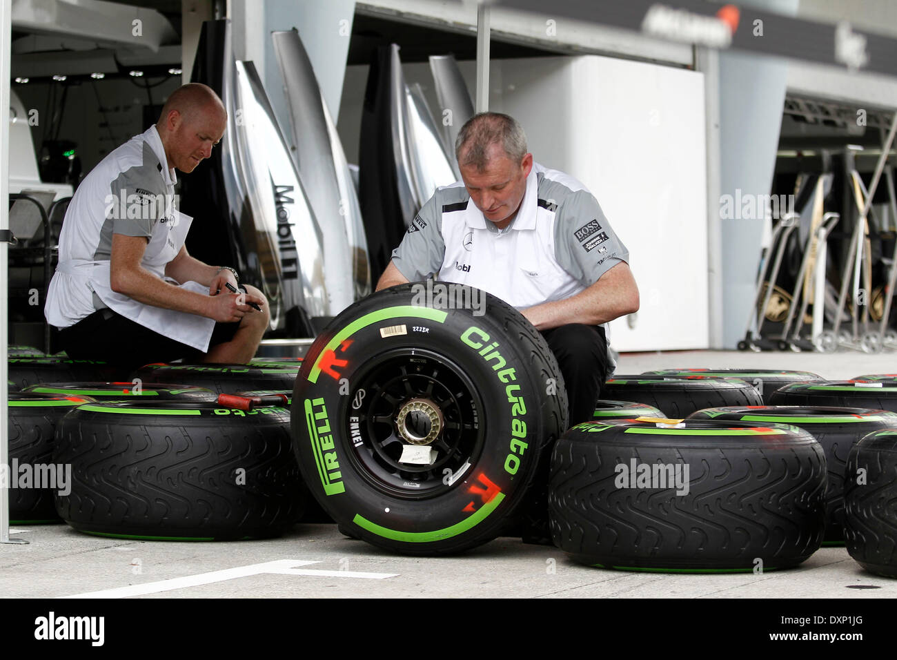 Mclaren mechanic pirelli tyres hi-res stock photography and images - Alamy