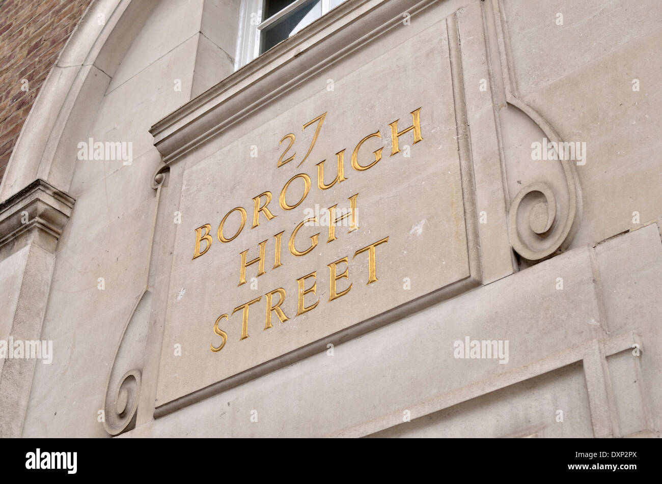 Borough high street hi-res stock photography and images - Alamy