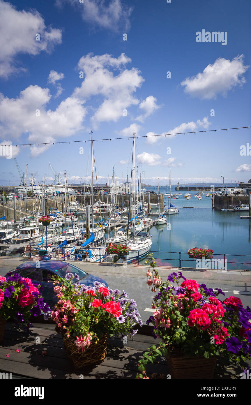 Restaurant st peter port guernsey hi-res stock photography and images ...