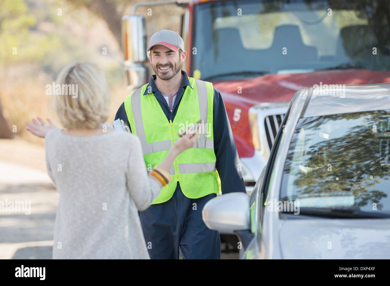Mechanic fixing truck hi-res stock photography and images - Alamy