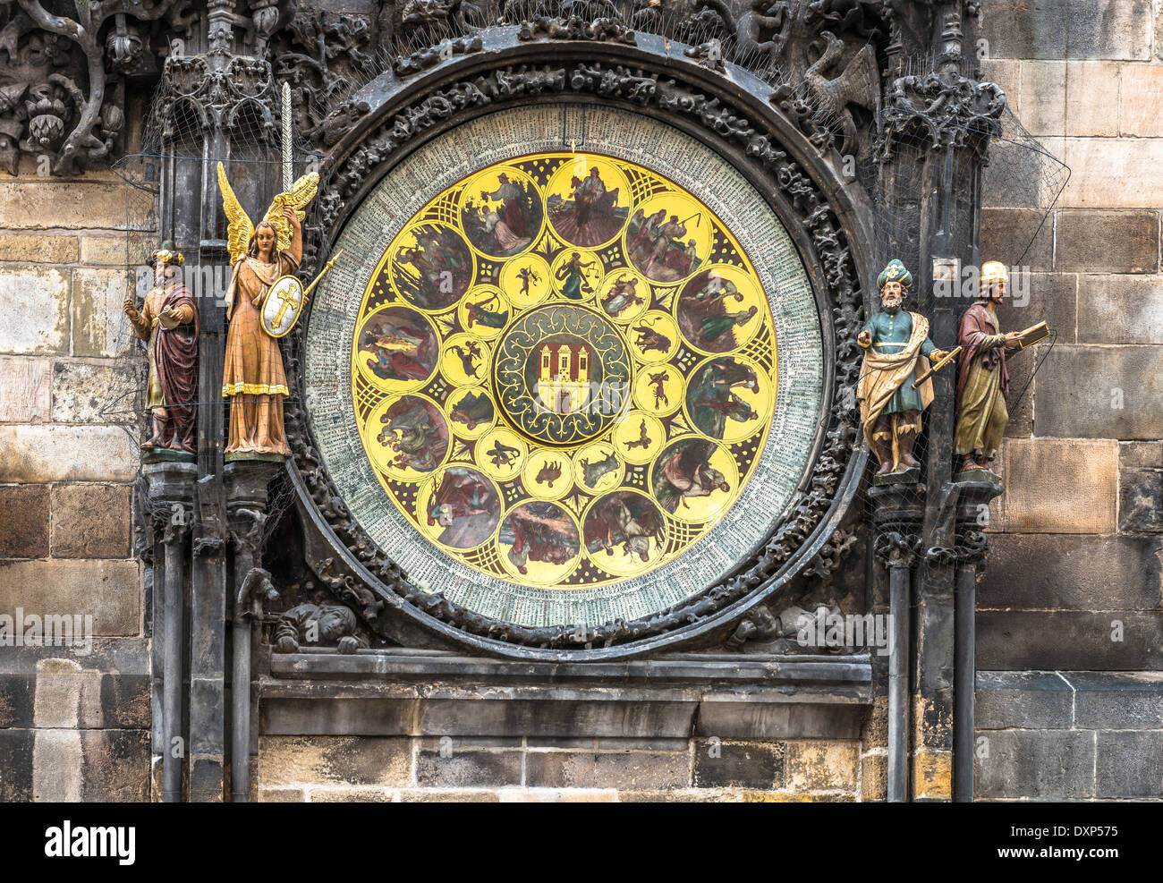 Monument clock hi-res stock photography and images - Alamy