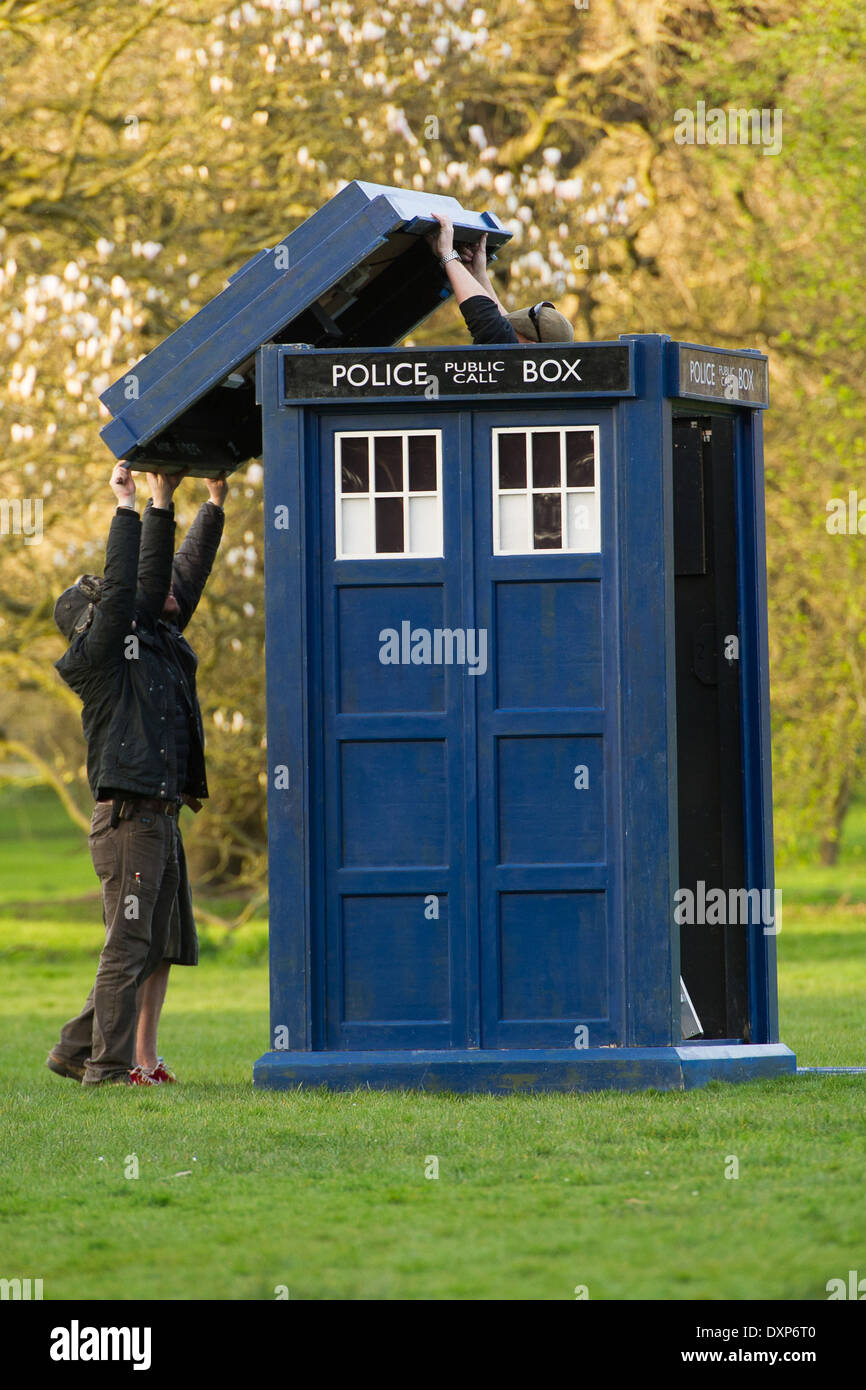 Doctor who tardis hi-res stock photography and images - Alamy