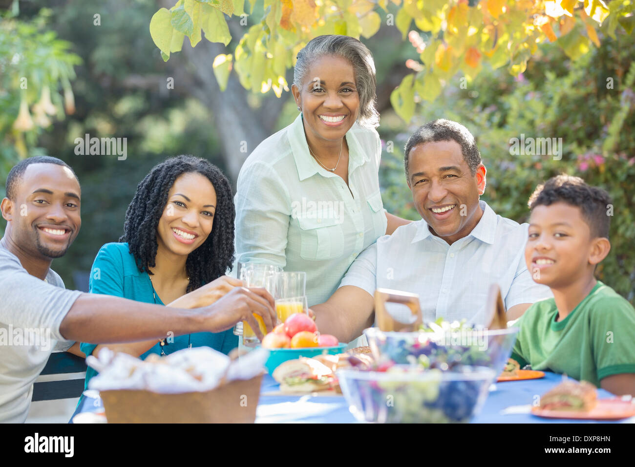Native american family multi generation hi-res stock photography and ...