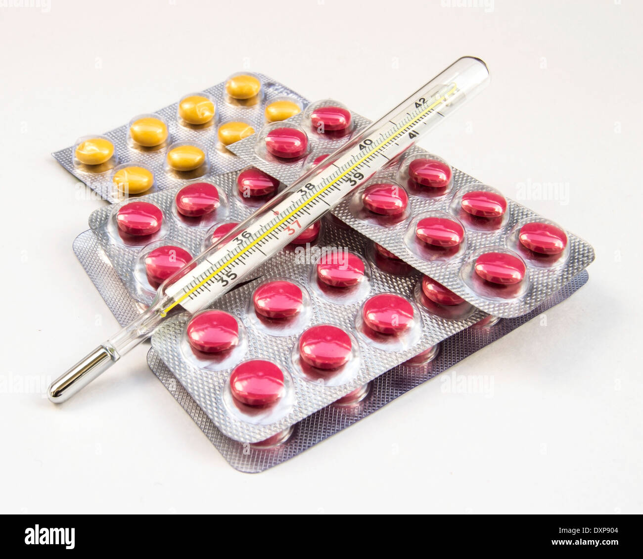 Tablets and thermometer hi-res stock photography and images - Alamy