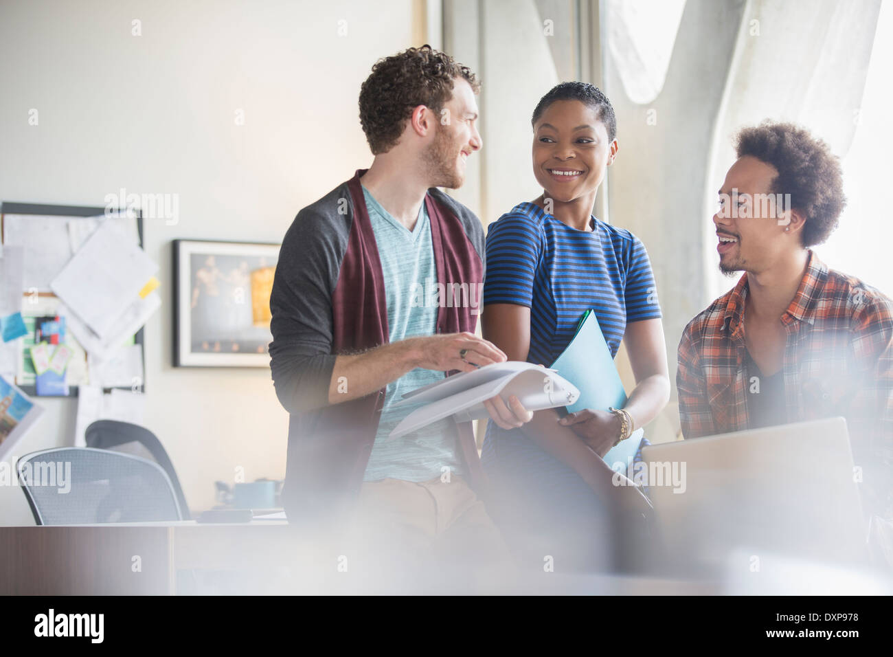 Informal meeting people hi-res stock photography and images - Alamy