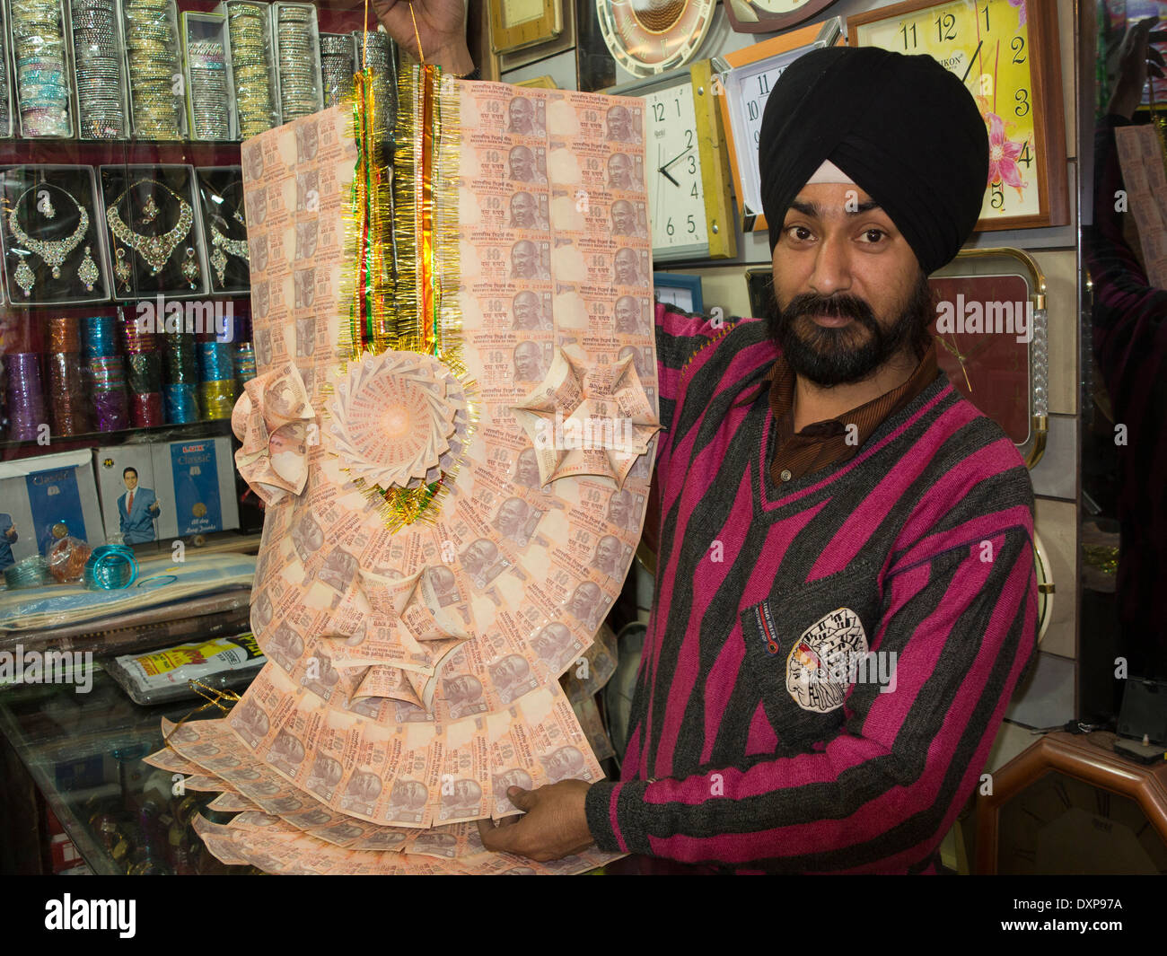 Presents at indian wedding hi-res stock photography and images - Alamy