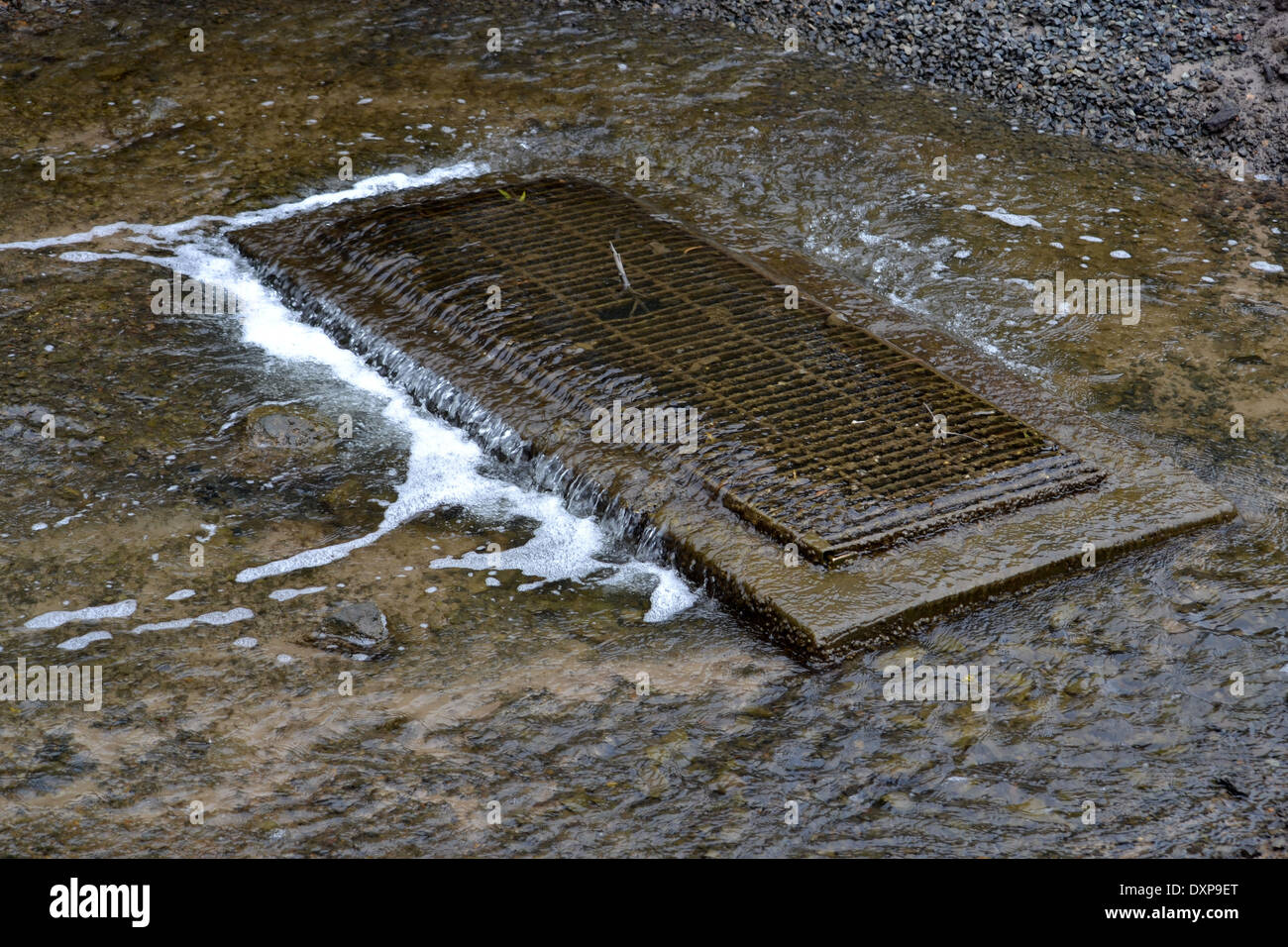 Overflow drain hi-res stock photography and images - Alamy