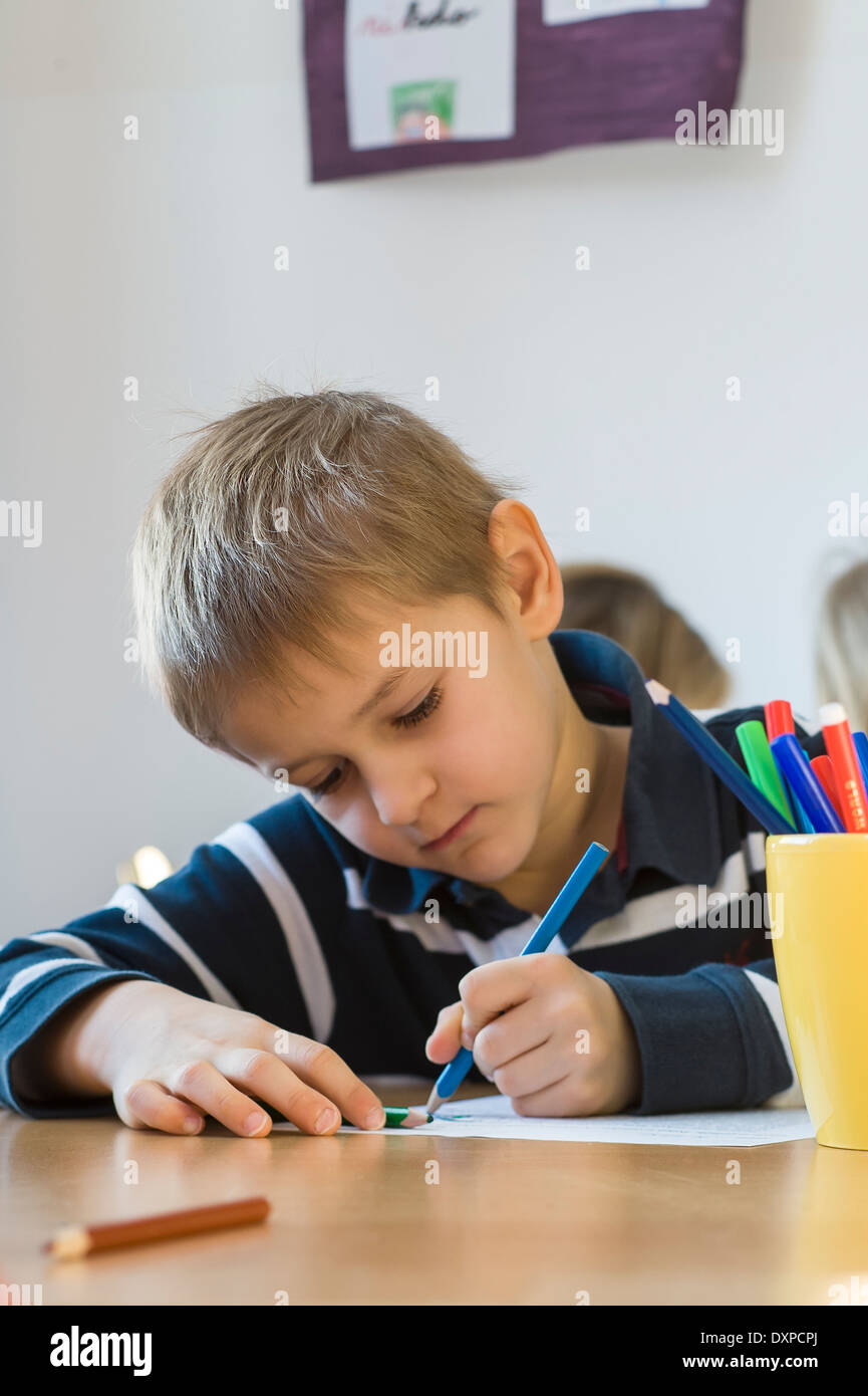 Schoolchild hi-res stock photography and images - Alamy