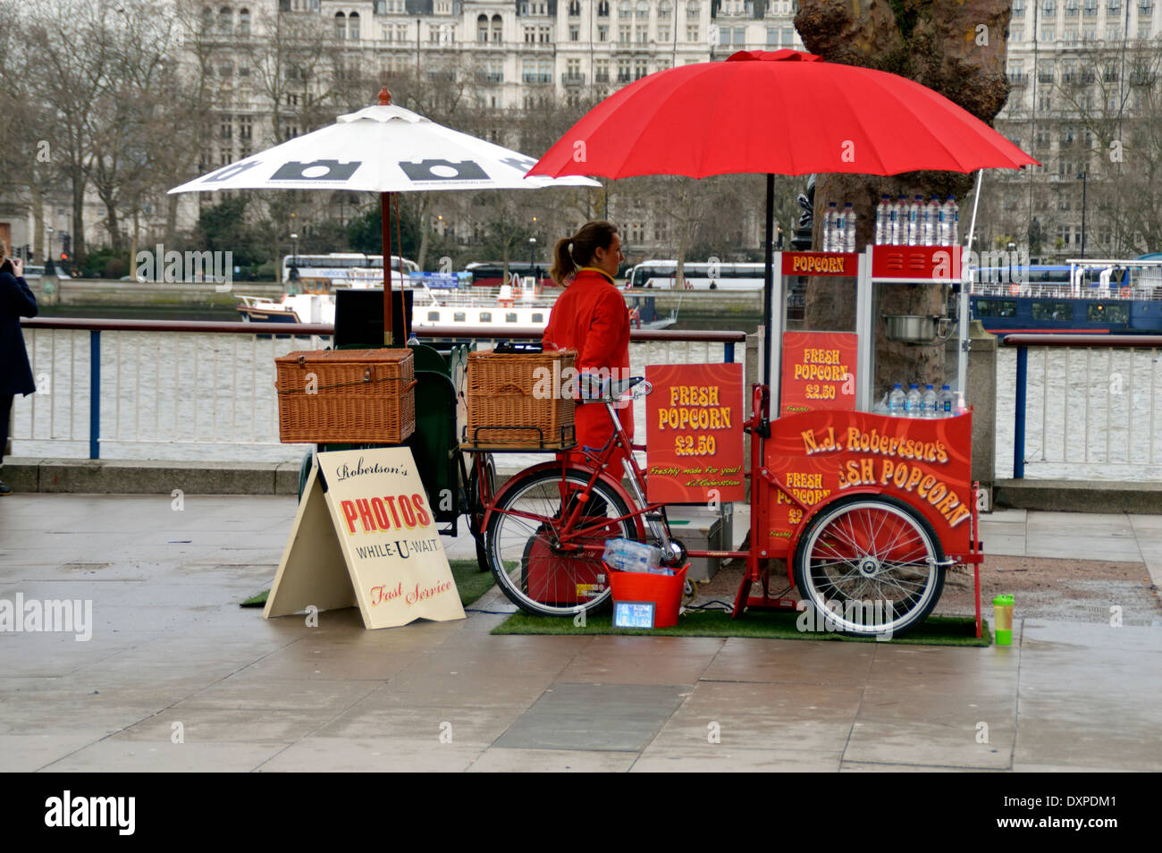 Street vendor selling popcorn on the banks of the River Thames in ...