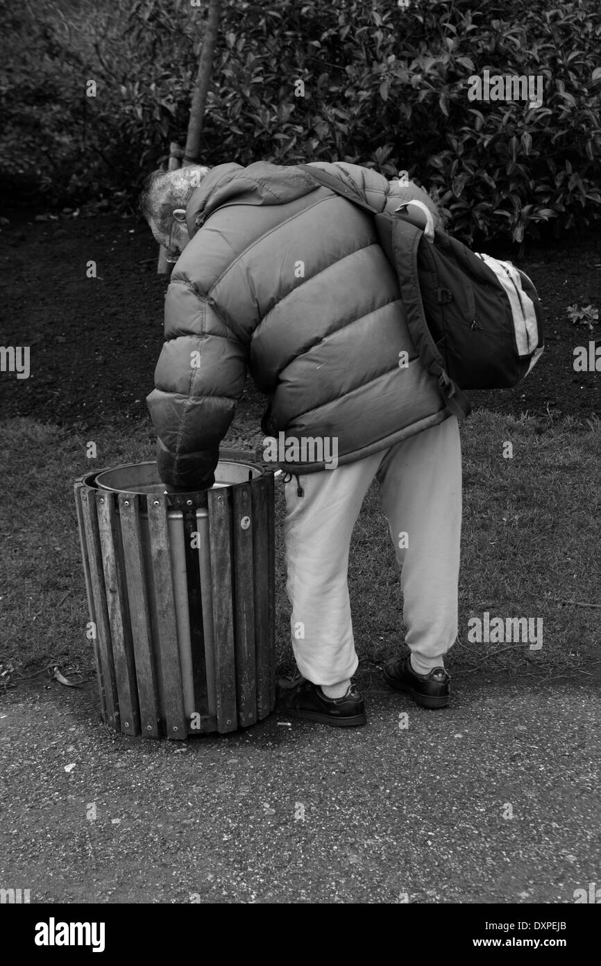 Homeless rubbish hi-res stock photography and images - Alamy