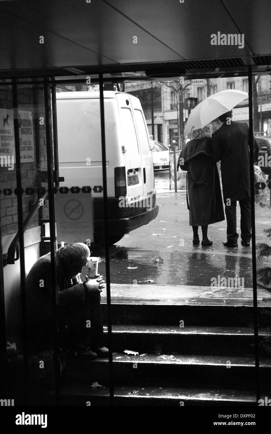 Paris rain street Black and White Stock Photos & Images - Alamy
