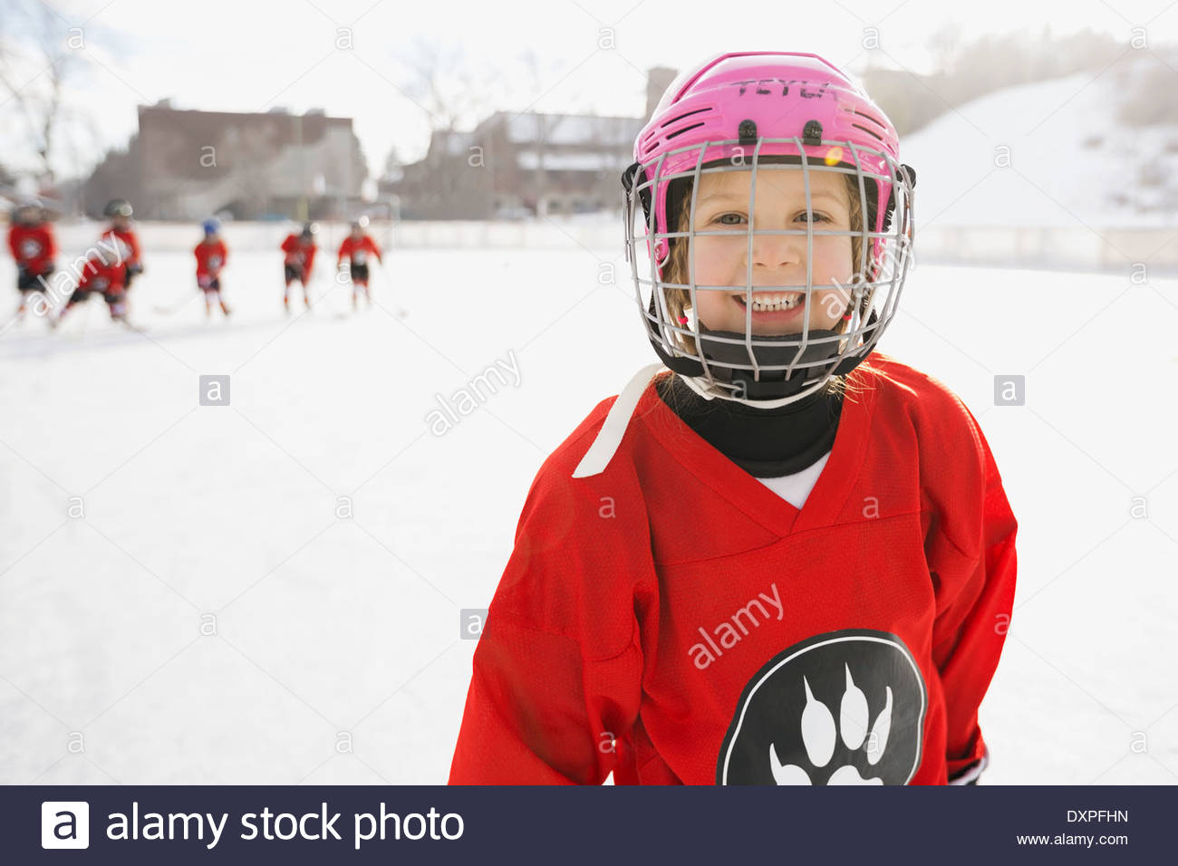 Smiling in an outdoor portrait hi-res stock photography and images - Alamy