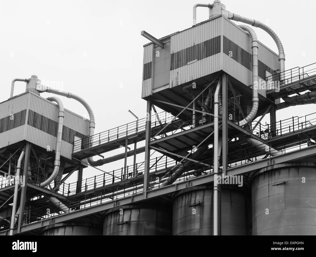 Oil refinery petrochemical chemical Black and White Stock Photos ...