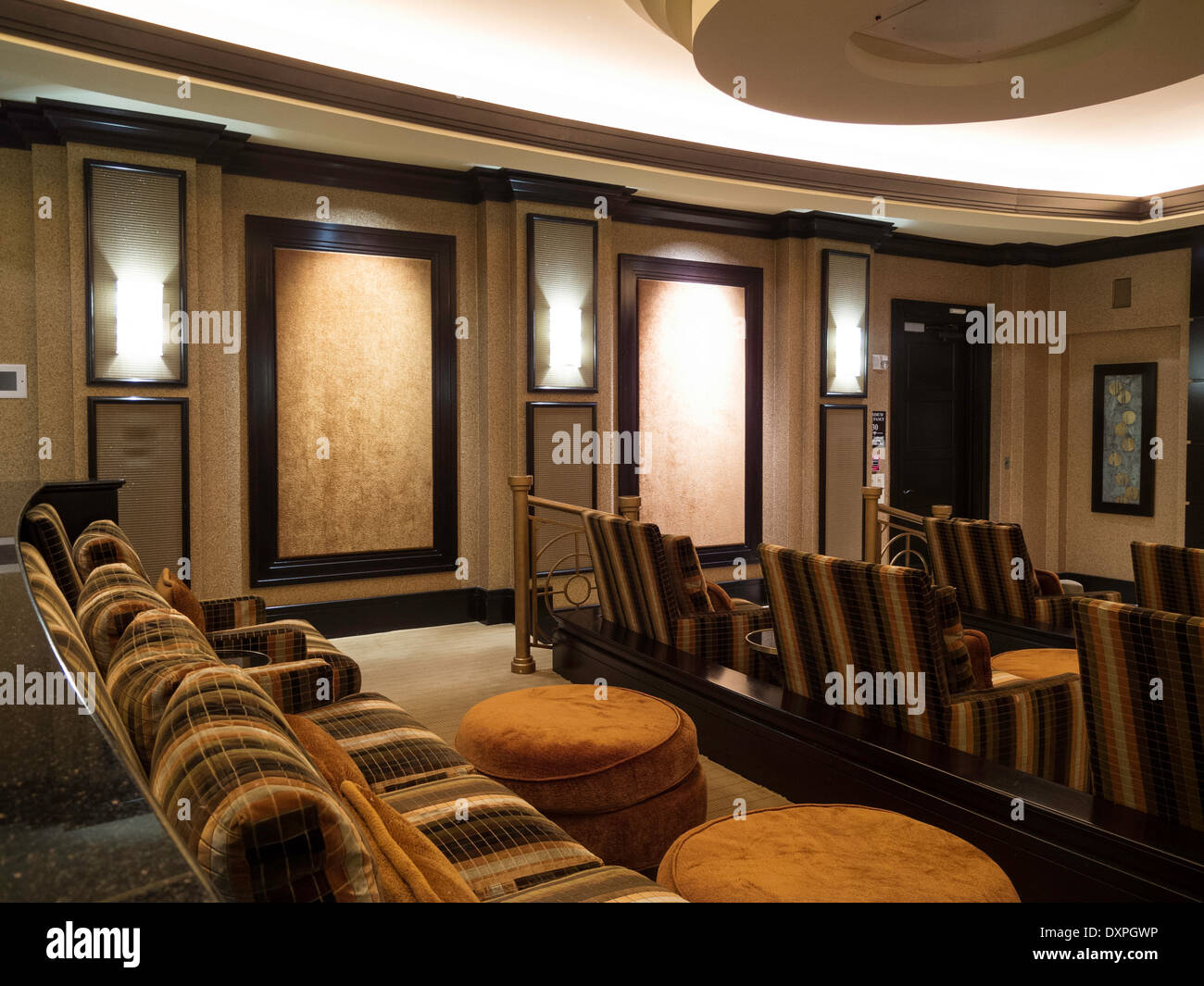 Community room hi-res stock photography and images - Alamy