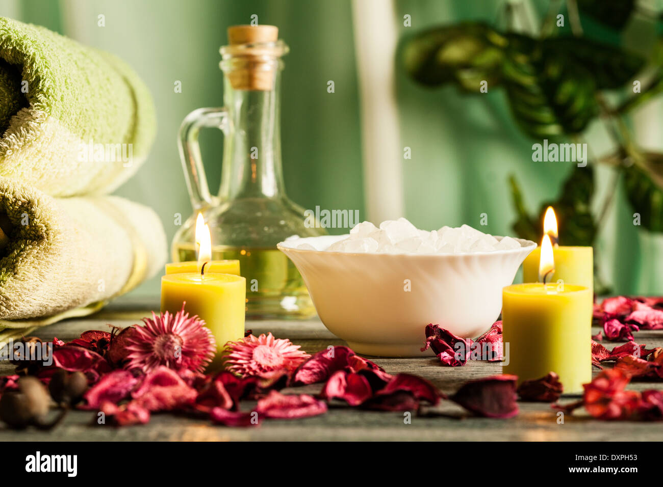 Spa cosmetic products shower hi-res stock photography and images - Alamy