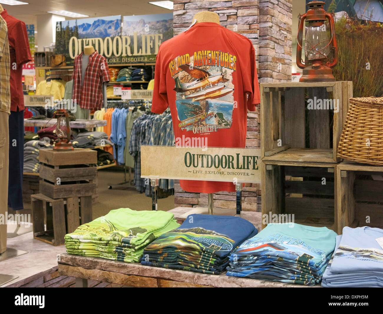 Department store display t shirts hi-res stock photography and images ...