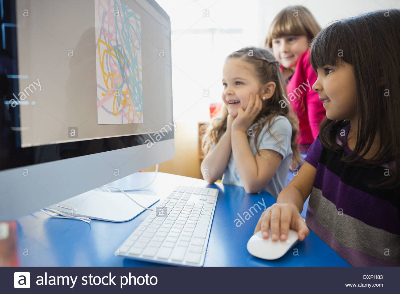 School drawing group hi-res stock photography and images - Alamy