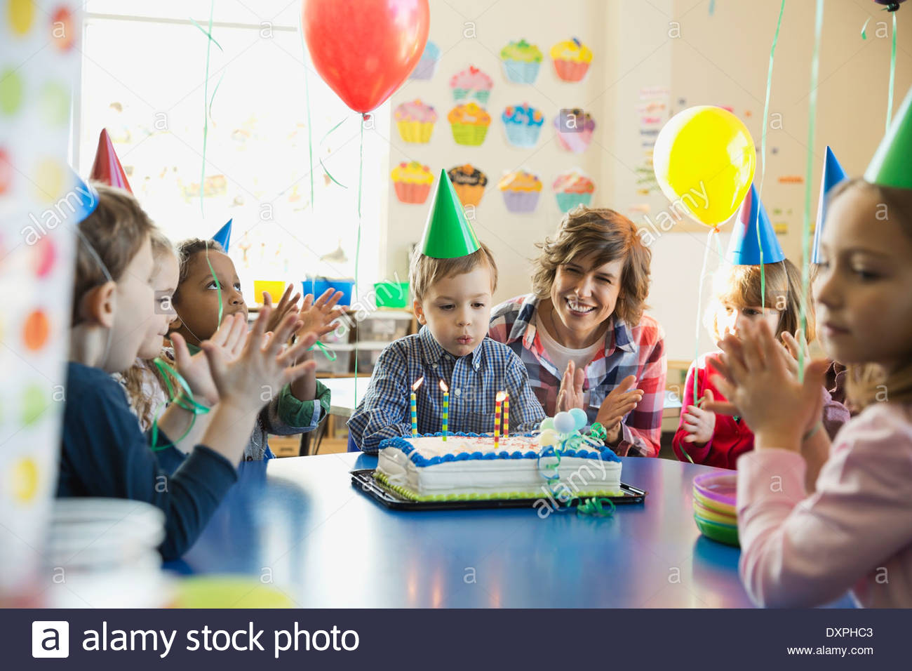 Children celebrating hi-res stock photography and images - Alamy