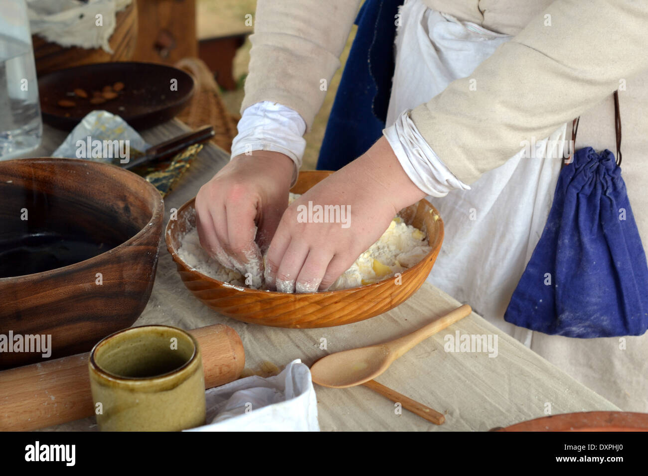Medieval cooking hi-res stock photography and images - Alamy